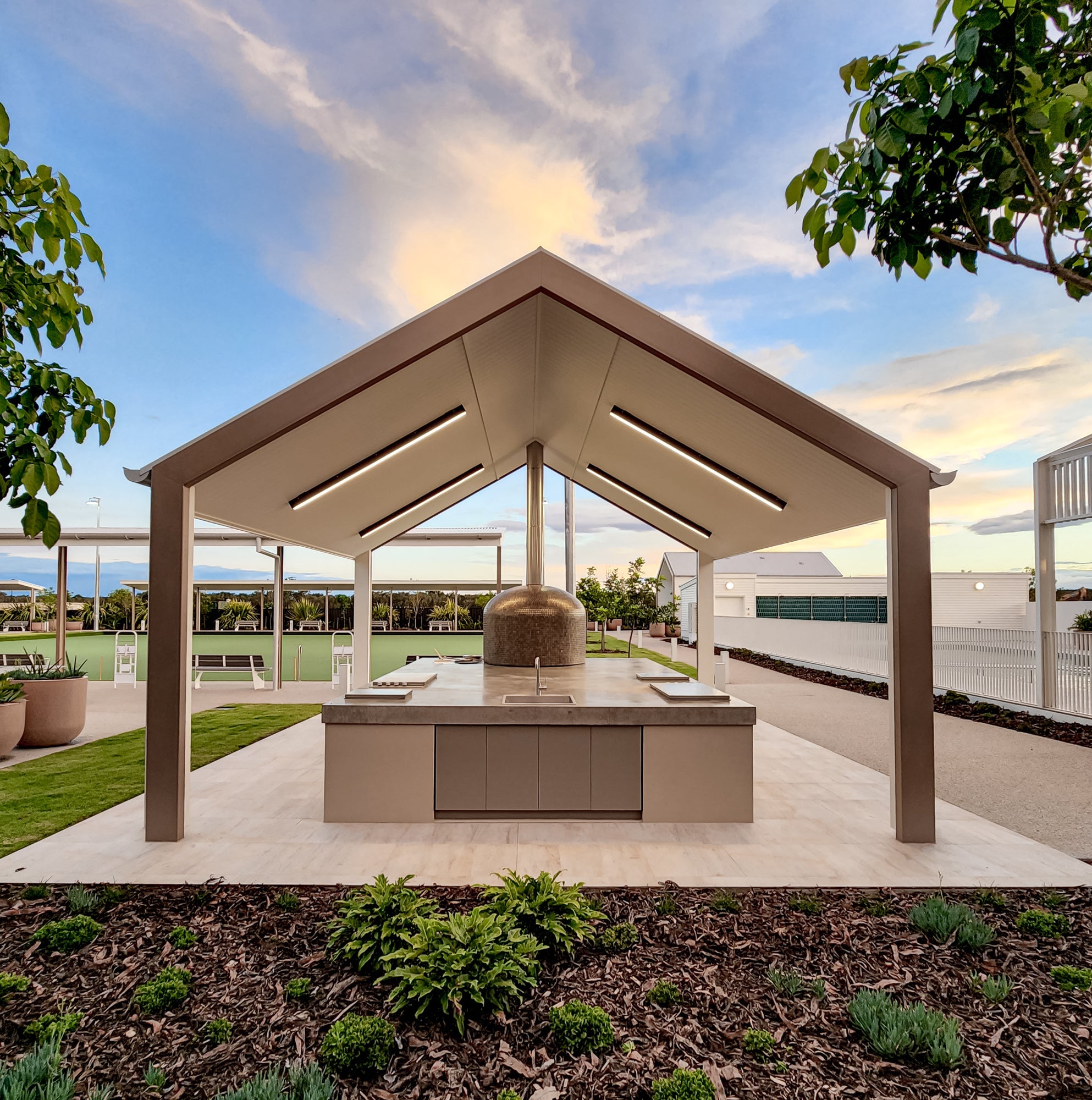 The Benefits of a Refractory Pizza Oven – Argheri